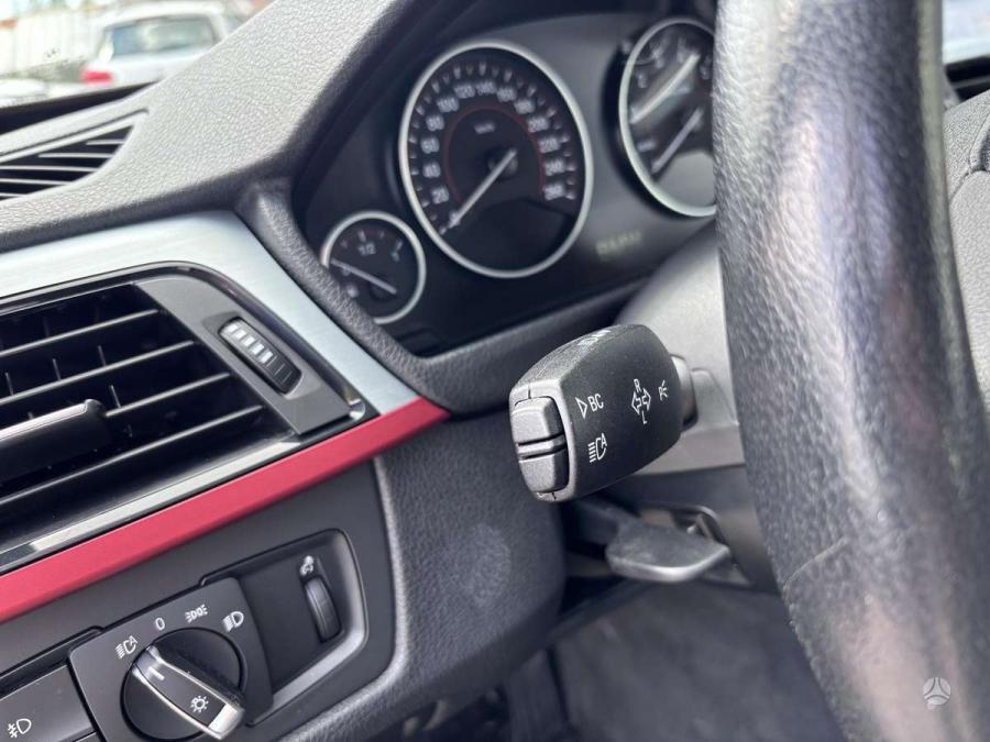 Grey BMW 335 2013 in Gargzdai, with an engine capacity of 2.98 L and mileage of 269 thousand km for 10999 €, photo 25 on AUTOMOTO.COM.LV