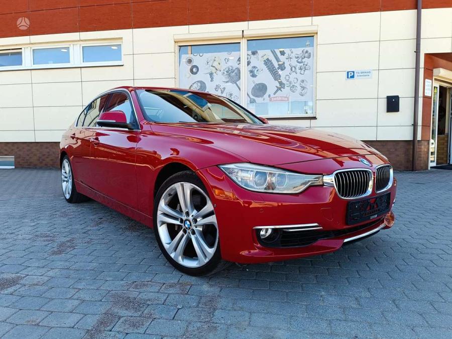 Red BMW 335 2013 in Kretinga, with an engine capacity of 2.98 L and mileage of 217 thousand km for 12200 €, photo 9 on AUTOMOTO.COM.LV