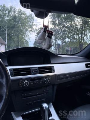 BMW 335 2007 in Riga, with an engine capacity of 3.00 L and mileage of 282 thousand km for 7300 €, photo 8 on AUTOMOTO.COM.LV