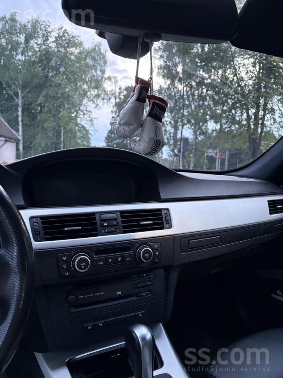 BMW 335 2007 in Riga, with an engine capacity of 3.00 L and mileage of 282 thousand km for 7300 €, photo 8 on AUTOMOTO.COM.LV