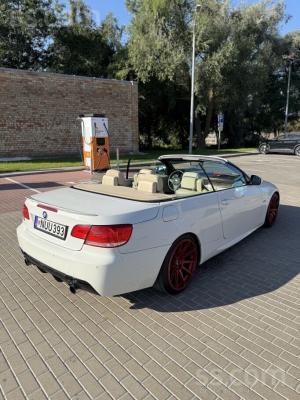 Balts BMW 335 2010 Liepāja, ar dzinēja tilpumu 3.00 L un nobraukumu 169 tūkst. km par 8250 €, foto 4 vietnē AUTOMOTO.COM.LV