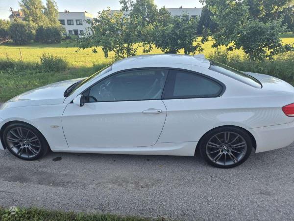 Balts BMW 335 2007 Kauņa, ar dzinēja tilpumu 2.99 L un nobraukumu 295 tūkst. km par 8750 €, foto 7 vietnē AUTOMOTO.COM.LV