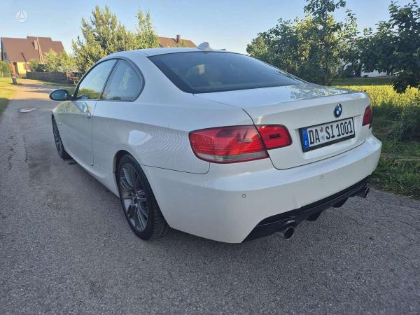 Balts BMW 335 2007 Kauņa, ar dzinēja tilpumu 2.99 L un nobraukumu 295 tūkst. km par 8750 €, foto 9 vietnē AUTOMOTO.COM.LV