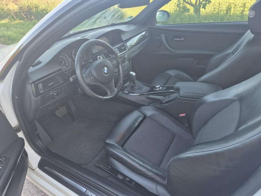 Balts BMW 335 2007 Kauņa, ar dzinēja tilpumu 2.99 L un nobraukumu 295 tūkst. km par 8750 €, foto 20 vietnē AUTOMOTO.COM.LV
