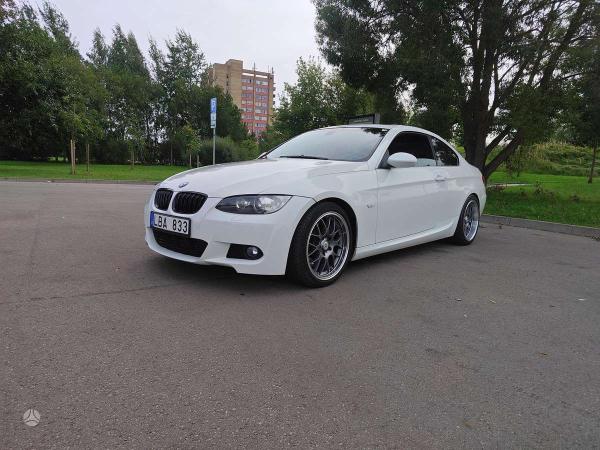 БМВ 335 2008 в Паневежис на AUTOMOTO.COM.LV Белый БМВ 335 2008 в Паневежис, объемом двигателя 2.98 л и пробегом 299 тыс. км за 9000 €, фото 1 на AUTOMOTO.COM.LV