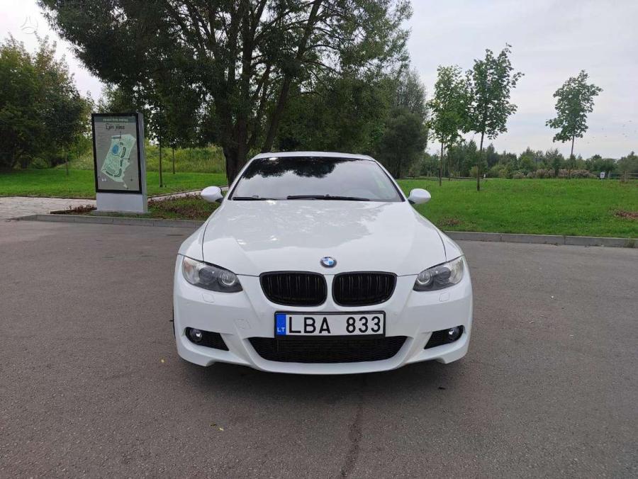 Белый БМВ 335 2008 в Паневежис, объемом двигателя 2.98 л и пробегом 299 тыс. км за 9000 €, фото 3 на AUTOMOTO.COM.LV