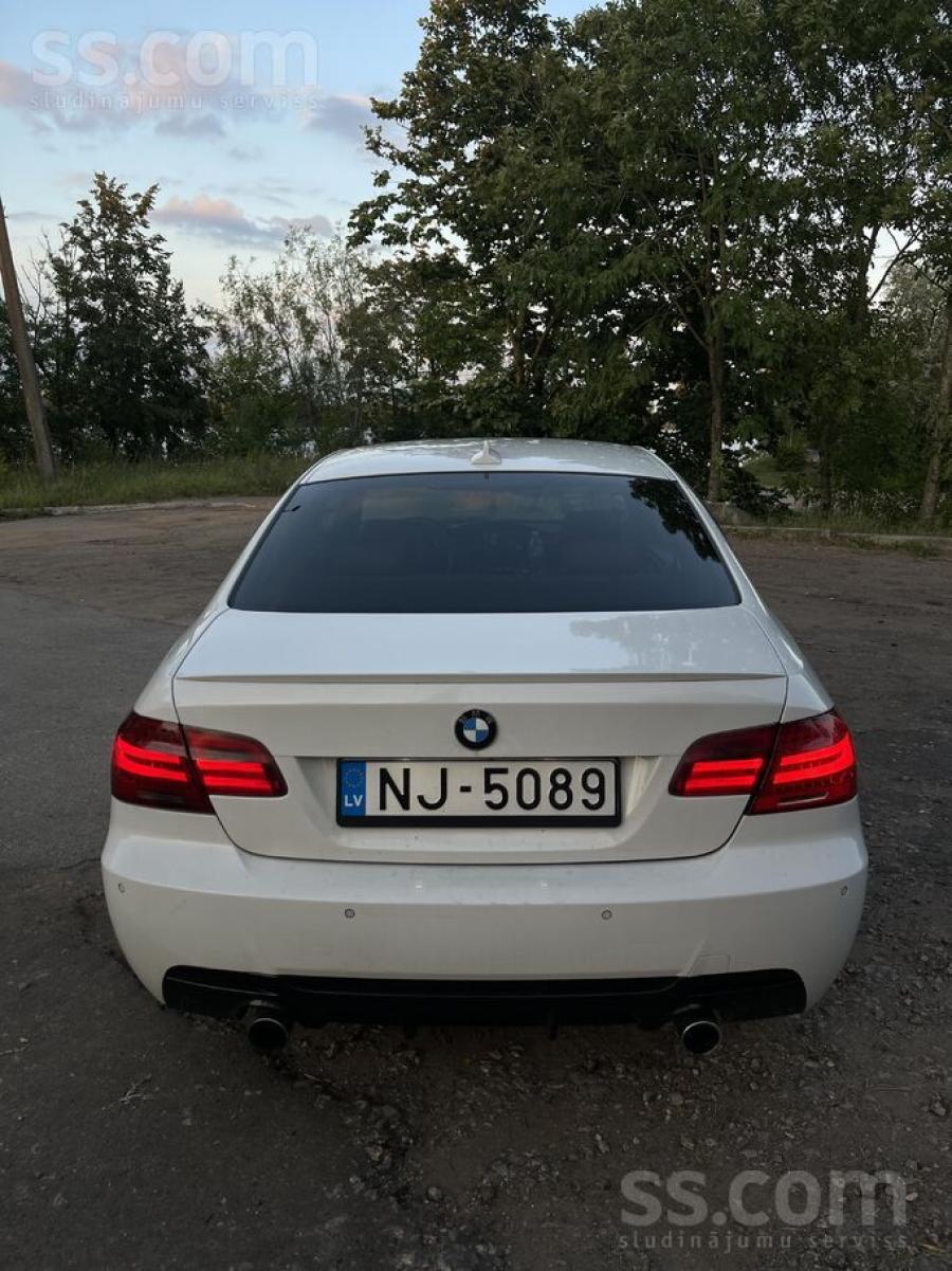 Balts BMW 335 2009 Rīga, ar dzinēja tilpumu 3.00 L un nobraukumu 255 tūkst. km par 10000 €, foto 3 vietnē AUTOMOTO.COM.LV