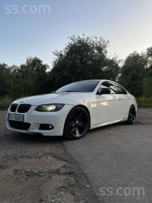 Balts BMW 335 2009 Rīga, ar dzinēja tilpumu 3.00 L un nobraukumu 255 tūkst. km par 10000 €, foto 12 vietnē AUTOMOTO.COM.LV