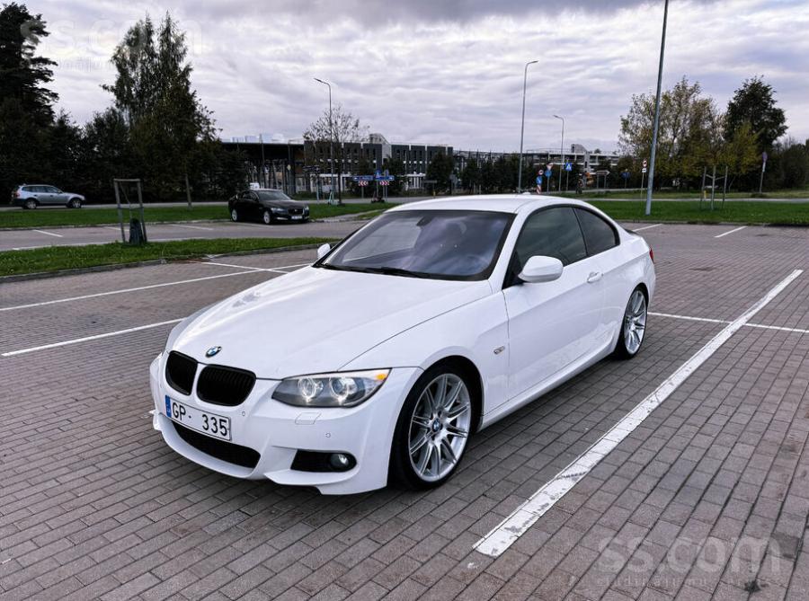 Balts BMW 335 2010 Rīga, ar dzinēja tilpumu 3.00 L un nobraukumu 229 tūkst. km par 14444 €, foto 1 vietnē AUTOMOTO.COM.LV