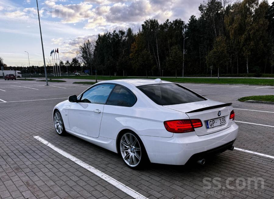Balts BMW 335 2010 Rīga, ar dzinēja tilpumu 3.00 L un nobraukumu 229 tūkst. km par 14444 €, foto 4 vietnē AUTOMOTO.COM.LV