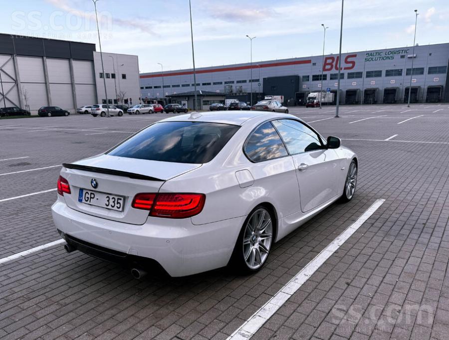 Balts BMW 335 2010 Rīga, ar dzinēja tilpumu 3.00 L un nobraukumu 229 tūkst. km par 14444 €, foto 5 vietnē AUTOMOTO.COM.LV