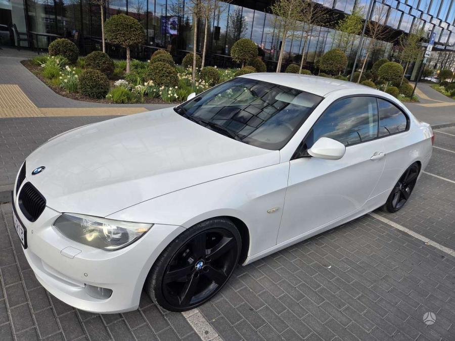 Balts BMW 335 2011 Viļņa, ar dzinēja tilpumu 3.00 L un nobraukumu 335 tūkst. km par 9200 €, foto 9 vietnē AUTOMOTO.COM.LV