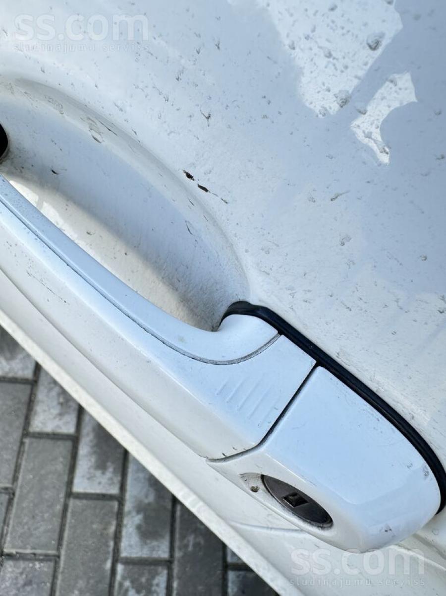 Balts BMW 335 2007 Rīga, ar dzinēja tilpumu 3.00 L un nobraukumu 357 tūkst. km par 7200 €, foto 6 vietnē AUTOMOTO.COM.LV