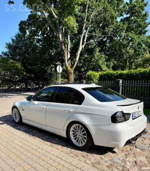 Balts BMW 335 2009 Liepāja, ar dzinēja tilpumu 3.00 L un nobraukumu 275 tūkst. km par 15500 €, foto 3 vietnē AUTOMOTO.COM.LV