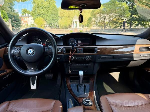 Balts BMW 335 2009 Liepāja, ar dzinēja tilpumu 3.00 L un nobraukumu 275 tūkst. km par 15500 €, foto 4 vietnē AUTOMOTO.COM.LV