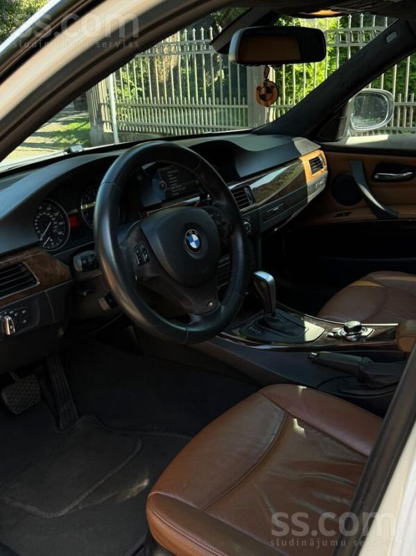 Balts BMW 335 2009 Liepāja, ar dzinēja tilpumu 3.00 L un nobraukumu 275 tūkst. km par 15500 €, foto 5 vietnē AUTOMOTO.COM.LV
