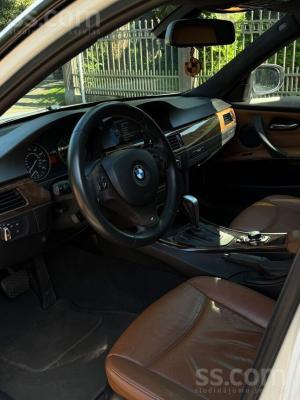 Balts BMW 335 2009 Liepāja, ar dzinēja tilpumu 3.00 L un nobraukumu 275 tūkst. km par 15500 €, foto 6 vietnē AUTOMOTO.COM.LV