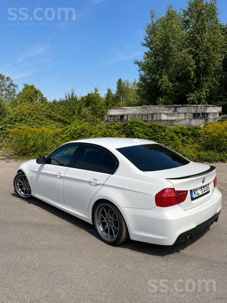 Balts BMW 335 2010 Jūrmala, ar dzinēja tilpumu 3.00 L un nobraukumu 220 tūkst. km par 14200 €, foto 1 vietnē AUTOMOTO.COM.LV