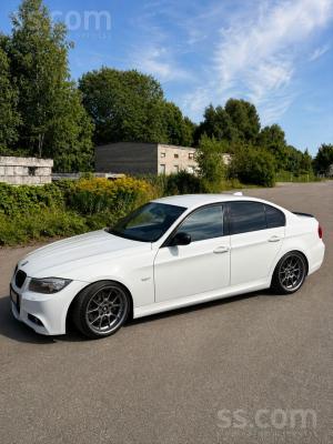Balts BMW 335 2010 Jūrmala, ar dzinēja tilpumu 3.00 L un nobraukumu 220 tūkst. km par 14200 €, foto 3 vietnē AUTOMOTO.COM.LV