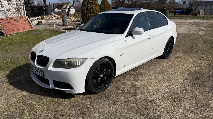 White BMW 335 2011 in Kaunas, with an engine capacity of 3.00 L and mileage of 262 thousand km for 9300 €, photo 2 on AUTOMOTO.COM.LV
