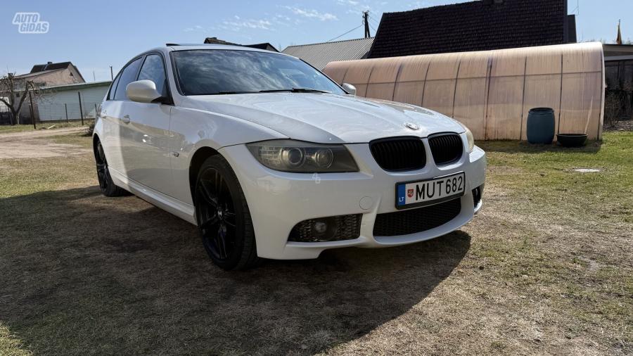 White BMW 335 2011 in Kaunas, with an engine capacity of 3.00 L and mileage of 262 thousand km for 9300 €, photo 3 on AUTOMOTO.COM.LV