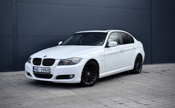 White BMW 335 2011 in Riga, with an engine capacity of 3.00 L and mileage of 227 thousand km for 8595 €, photo 1 on AUTOMOTO.COM.LV