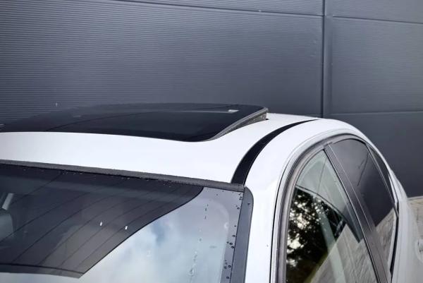 White BMW 335 2011 in Riga, with an engine capacity of 3.00 L and mileage of 227 thousand km for 8595 €, photo 8 on AUTOMOTO.COM.LV