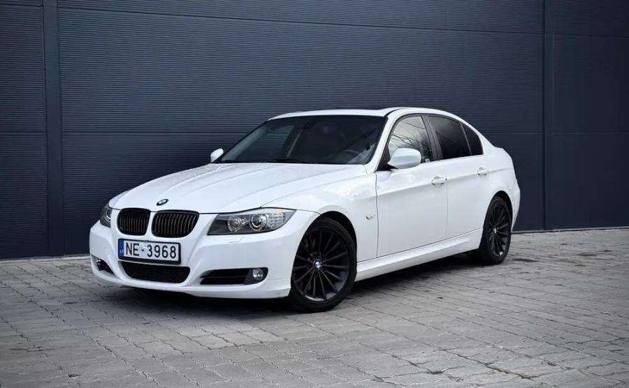Balts BMW 335 2011 Rīga, ar dzinēja tilpumu 3.00 L un nobraukumu 227 tūkst. km par 8595 €, foto 1 vietnē AUTOMOTO.COM.LV