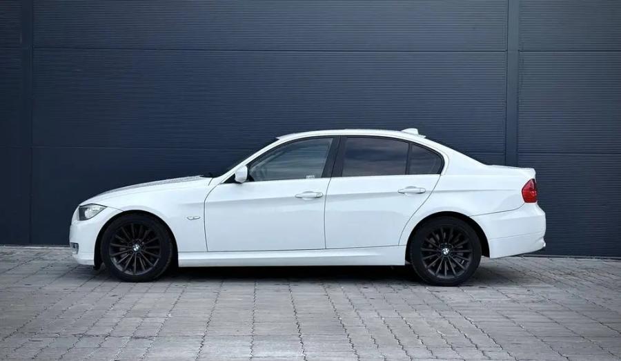 Balts BMW 335 2011 Rīga, ar dzinēja tilpumu 3.00 L un nobraukumu 227 tūkst. km par 8595 €, foto 3 vietnē AUTOMOTO.COM.LV