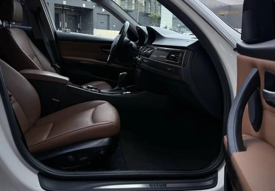 Balts BMW 335 2011 Rīga, ar dzinēja tilpumu 3.00 L un nobraukumu 227 tūkst. km par 8595 €, foto 10 vietnē AUTOMOTO.COM.LV