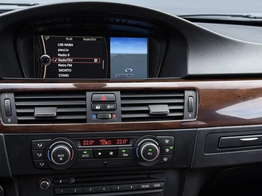 Balts BMW 335 2011 Rīga, ar dzinēja tilpumu 3.00 L un nobraukumu 227 tūkst. km par 8595 €, foto 17 vietnē AUTOMOTO.COM.LV