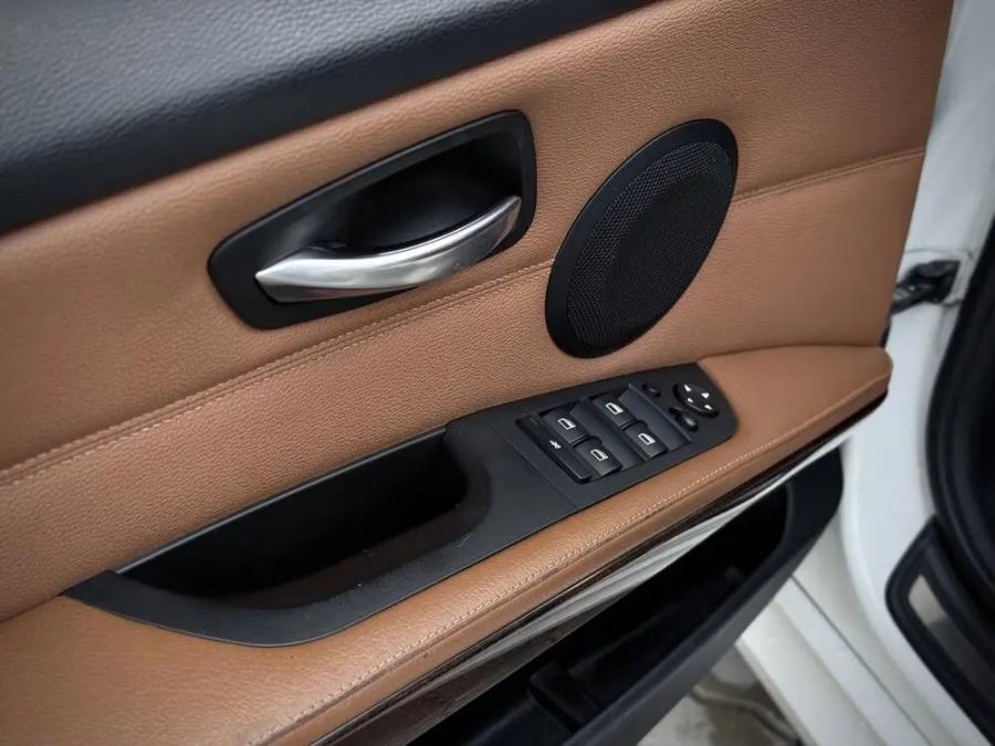 Balts BMW 335 2011 Rīga, ar dzinēja tilpumu 3.00 L un nobraukumu 227 tūkst. km par 8595 €, foto 19 vietnē AUTOMOTO.COM.LV