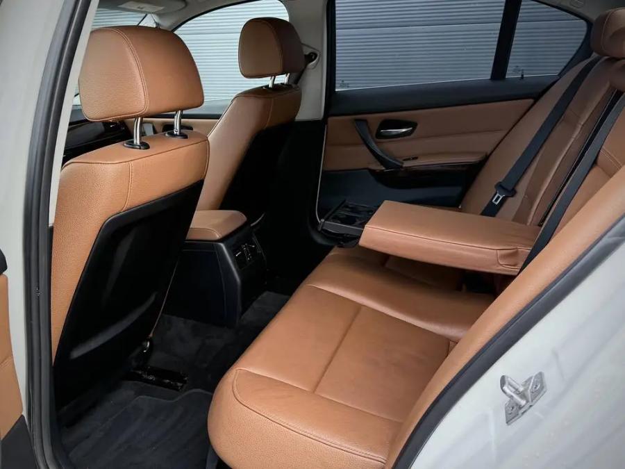 Balts BMW 335 2011 Rīga, ar dzinēja tilpumu 3.00 L un nobraukumu 227 tūkst. km par 8595 €, foto 20 vietnē AUTOMOTO.COM.LV