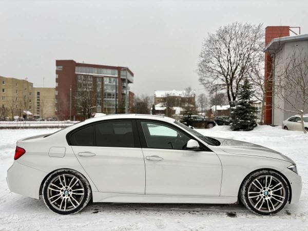 White BMW 335 2013 in Vilnius, with an engine capacity of 2.98 L and mileage of 150 thousand km for 10450 €, photo 4 on AUTOMOTO.COM.LV
