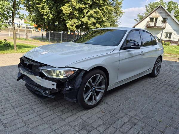 White BMW 335 2013 in Kaunas, with an engine capacity of 2.98 L and mileage of 218 thousand km for 8500 €, photo 8 on AUTOMOTO.COM.LV