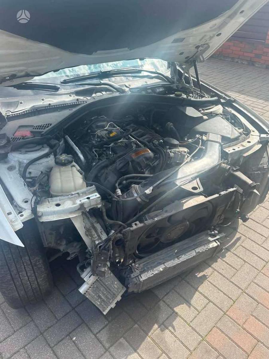 Белый БМВ 335 2015 в Каунас, объемом двигателя 2.98 л и пробегом 200 тыс. км за 8200 €, фото 5 на AUTOMOTO.COM.LV