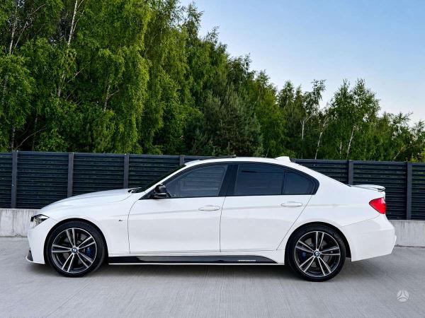 White BMW 335 2017 in Vilnius, with an engine capacity of 2.99 L and mileage of 413 thousand km for 12900 €, photo 6 on AUTOMOTO.COM.LV