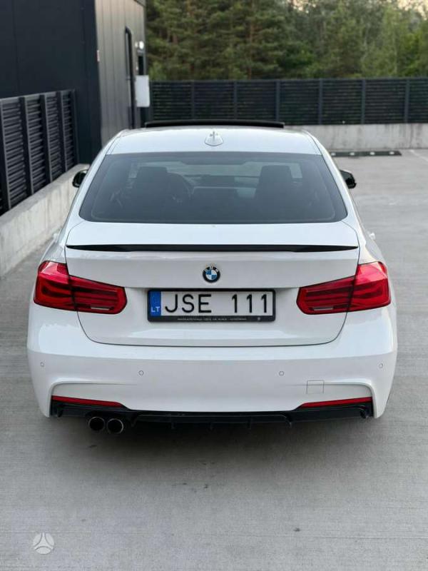 White BMW 335 2017 in Vilnius, with an engine capacity of 2.99 L and mileage of 413 thousand km for 12900 €, photo 7 on AUTOMOTO.COM.LV