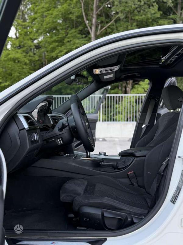 White BMW 335 2017 in Vilnius, with an engine capacity of 2.99 L and mileage of 413 thousand km for 12900 €, photo 10 on AUTOMOTO.COM.LV