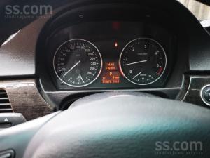 White BMW 335 2011 in Riga, with an engine capacity of 3.00 L and mileage of 318 thousand km for 6450 €, photo 11 on AUTOMOTO.COM.LV