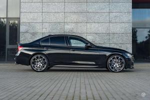 Melns BMW 340 2017 Klaipėda, ar dzinēja tilpumu 3.00 L un nobraukumu 149 tūkst. km par 23499 €, foto 9 vietnē AUTOMOTO.COM.LV