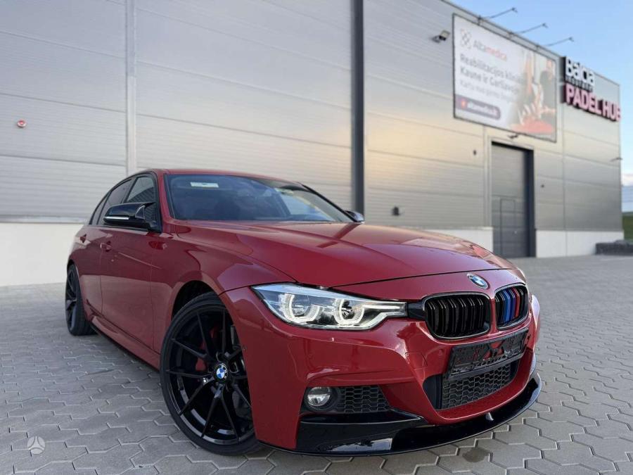 Red BMW 340 2016 in Kaunas, with an engine capacity of 3.00 L and mileage of 128 thousand km for 22499 €, photo 1 on AUTOMOTO.COM.LV