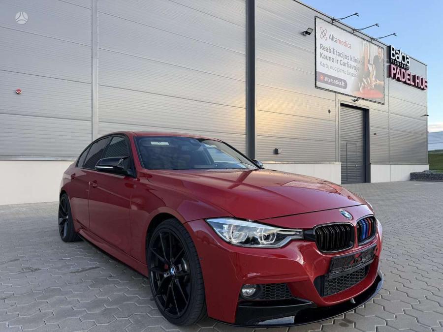Red BMW 340 2016 in Kaunas, with an engine capacity of 3.00 L and mileage of 128 thousand km for 22499 €, photo 4 on AUTOMOTO.COM.LV