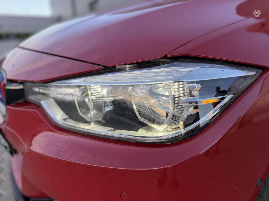 Red BMW 340 2016 in Kaunas, with an engine capacity of 3.00 L and mileage of 128 thousand km for 22499 €, photo 9 on AUTOMOTO.COM.LV