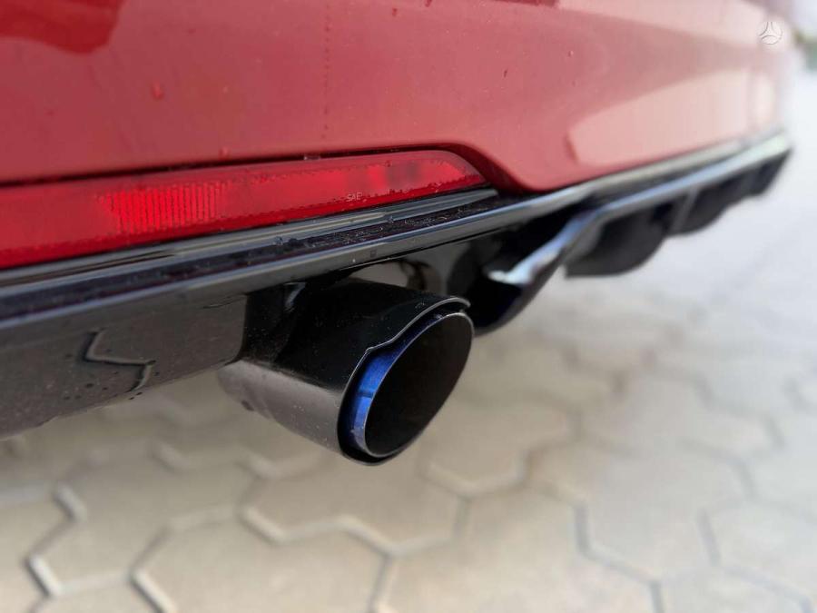 Red BMW 340 2016 in Kaunas, with an engine capacity of 3.00 L and mileage of 128 thousand km for 22499 €, photo 12 on AUTOMOTO.COM.LV