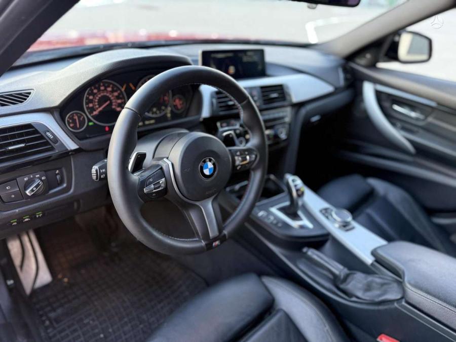 Red BMW 340 2016 in Kaunas, with an engine capacity of 3.00 L and mileage of 128 thousand km for 22499 €, photo 16 on AUTOMOTO.COM.LV