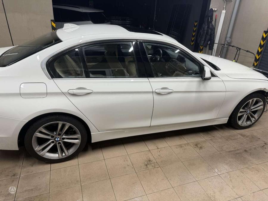 Balts BMW 340 2017 Klaipėda, ar dzinēja tilpumu 0.00 L un nobraukumu 180 tūkst. km par 14500 €, foto 6 vietnē AUTOMOTO.COM.LV