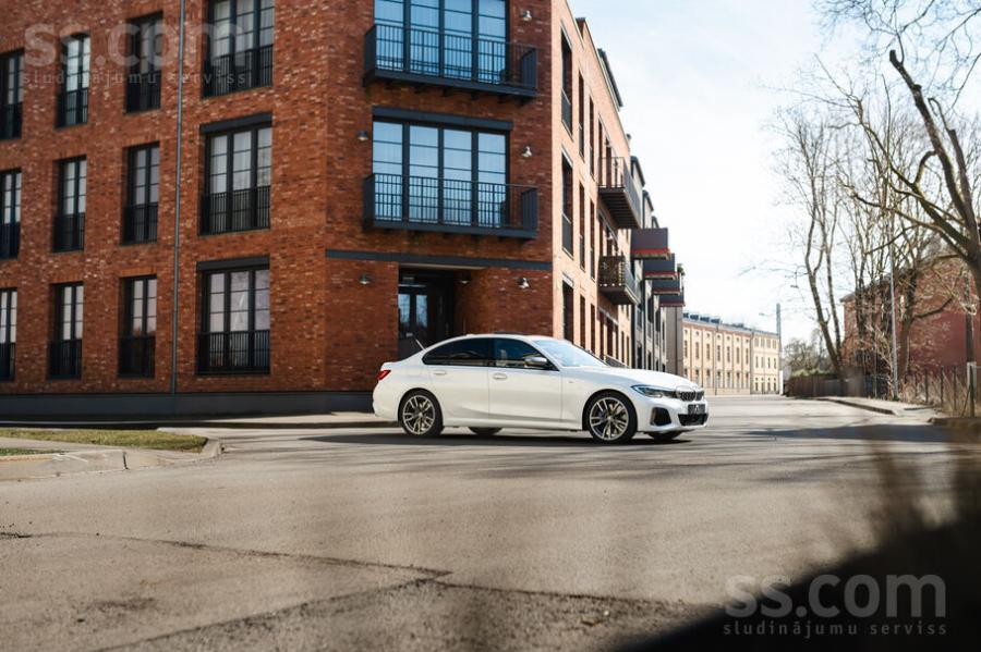 White BMW 340 2020 in Riga, with an engine capacity of 3.00 L and mileage of 25 thousand km for 47800 €, photo 1 on AUTOMOTO.COM.LV