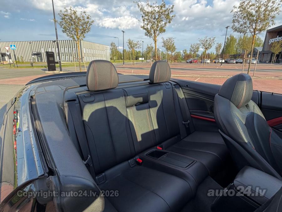 Melns BMW 4 Series 2015 Tartu, ar dzinēja tilpumu 2.00 L un nobraukumu 250 tūkst. km par 15900 €, foto 12 vietnē AUTOMOTO.COM.LV