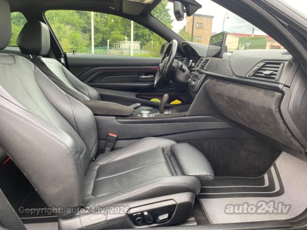 Black BMW 4 Series 2015 in Bauska, with an engine capacity of 3.00 L and mileage of 210 thousand km for 17300 €, photo 9 on AUTOMOTO.COM.LV